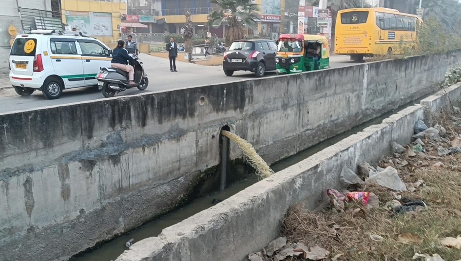 Sector 1 : Uncovered drains and aggrived residents questions when will ...