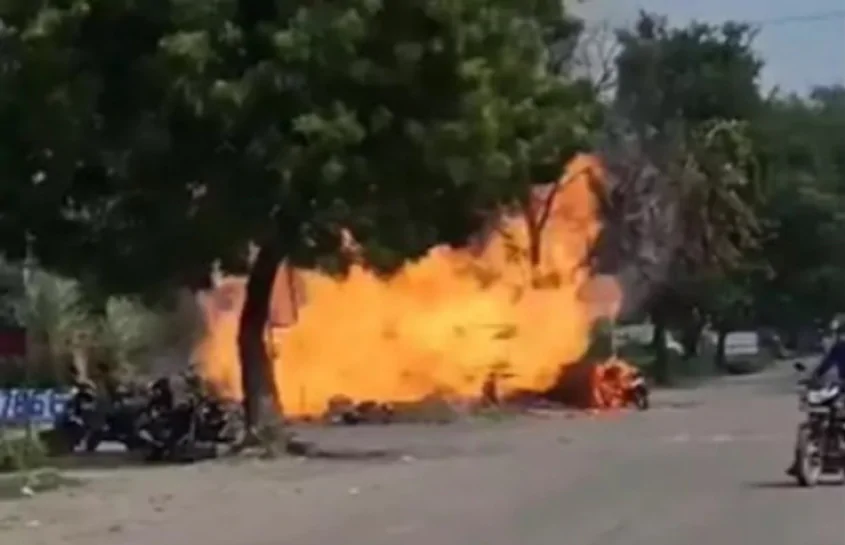 Explosion in the IGL pipeline during the digging of a sewer line, Four ...